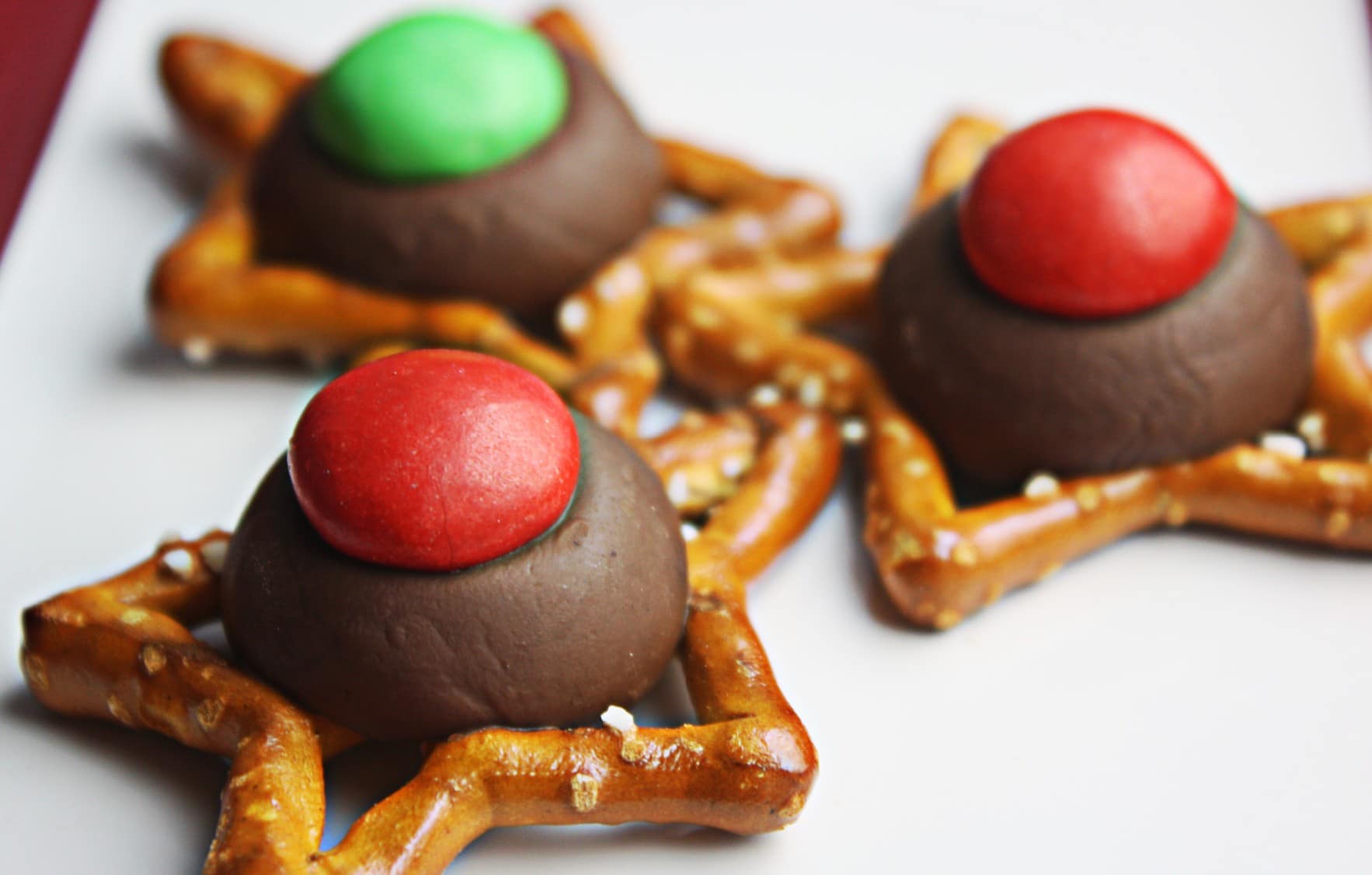 How to Make Quick and Easy Christmas Pretzel Cookies